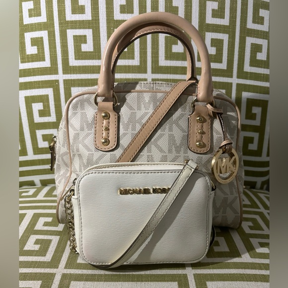 MICHAEL Michael Kors | Bags | Michael Kors Grayson Signature Mk ...